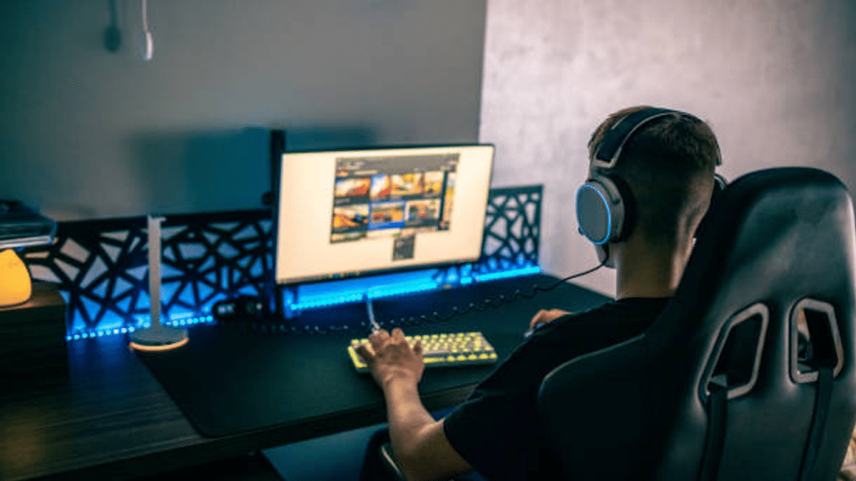 The Role of Technology: GPS, AR, and VR in Modern Treasure Hunt Games ...